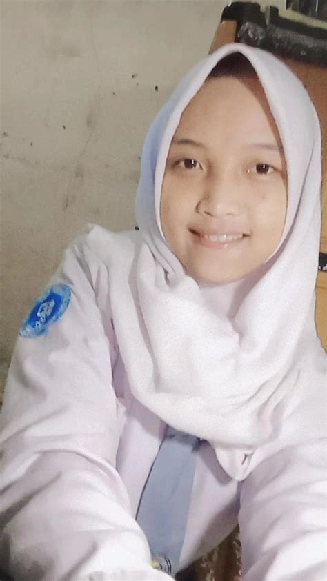 Pin De فوتري ها يوني En Halimah