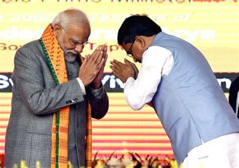 Agartala Prime Minister Narendra Modi Being Felicitated By Triura Cm