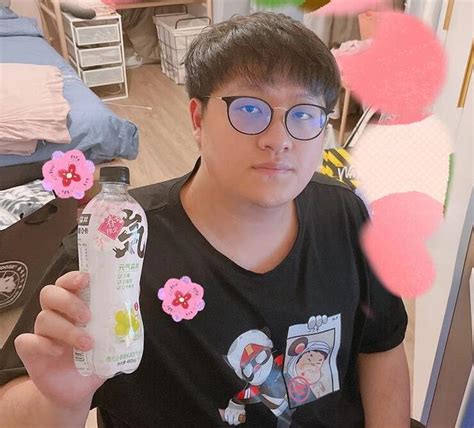 王思聰送ig前隊員極品電腦，兩條內存價值17萬，全國只有一套 每日頭條