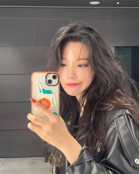 최근 프로미스나인 백지헌 비주얼 움짤저장소