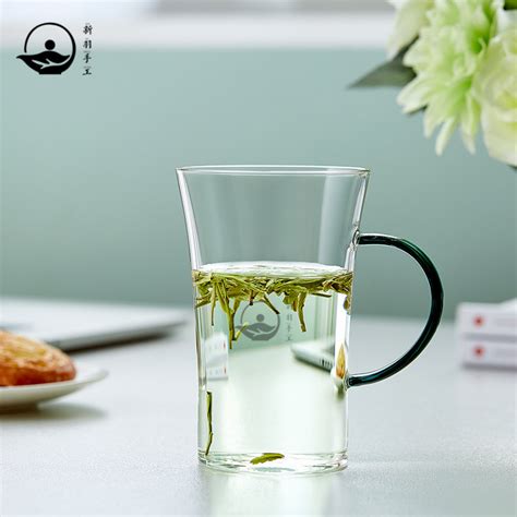 绿茶杯玻璃杯 为什么绿茶用玻璃杯泡 喝茶的小玻璃杯子图片 大山谷图库