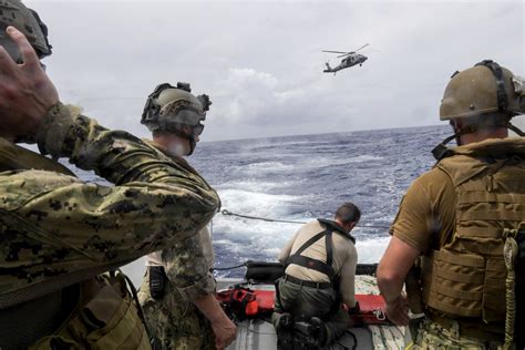 Sailors On Guam Hold Joint Search And Rescue Exercise With Us Coast