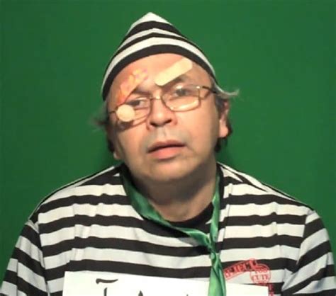 او ۱۰سال پیش چنین گفت علت اینکه قصد بازگشت دارم این است که می‌خواهم