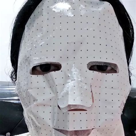 6 Potret Kesalahan Orang Pakai Sheet Mask Ini Kocak Jadi Tidak