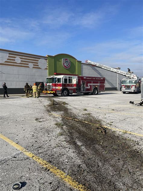 Pickup Truck Slams Into Hobart Indiana Chuck E Cheese Cbs Chicago