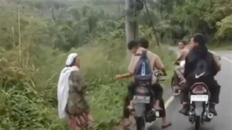 Geger Dunia Maya Viral Pelajar Di Daerah Pelat T Tendang Nenek Kenapa