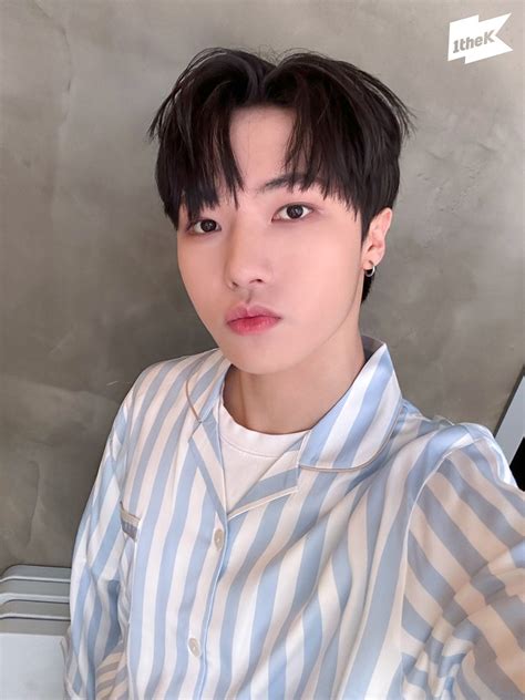 1theK 원더케이 on Twitter 데뷔 하자마자 온도차로 원덕후 놀라게 하는 파워신인 싸이커스 내돌의온도차 보기