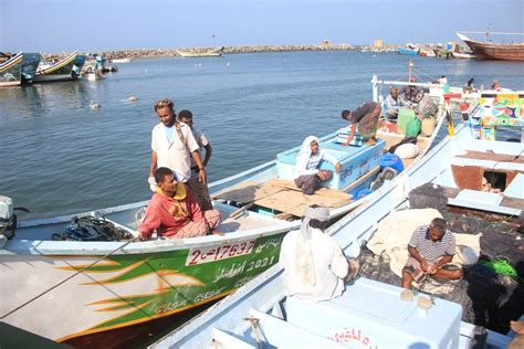 الافراج عن 70 صيادا يمنيا بعد أشهر من احتجازهم في ارتيريا الوحدوي نت