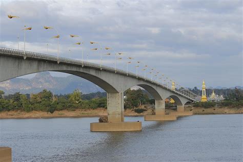 สะพานมิตรภาพไทย ลาวแห่งที่ 5 เชื่อมบึงกาฬและแขวงบอลิคำไซ