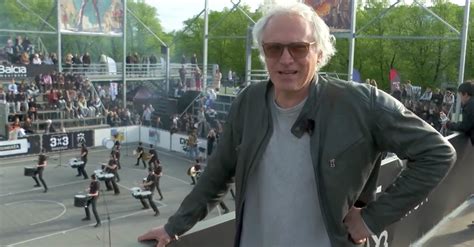 Pauls Timrots Pilsētas Aktīvisti Vēlas Lai Bērni Beidz Sportot Un Iet Atpakaļ Trepēs Pīpēt