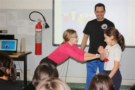 Nonsolobotte A Scuola Contro Il Bullismo Kung Fu E Bambini
