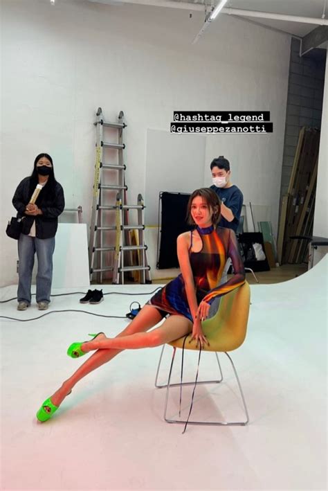 데뷔 이후 처음 파격적인 언더붑 패션 선보인 여자 아이돌가수 정체 포스트쉐어