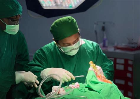 Dr Qory Melakukan Operasi Facelift Di Klinik Utama Dr Indrajana