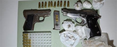 Crotone Sequestro Di Armi E Droga Nel Quartiere Fondo Gesù Ciavula