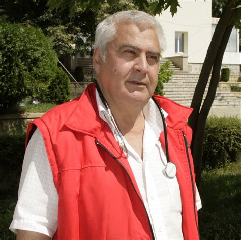 Защо възрастните хора имат нужда от медицински грижи