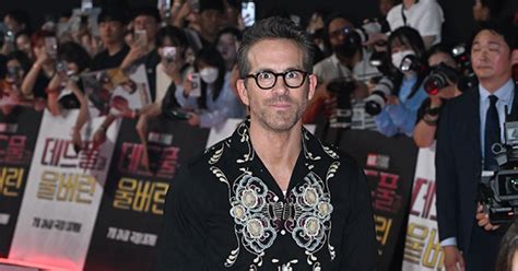 라이언 레이놀즈 화보같은 포토 포즈 [포토엔hd]