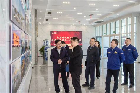 徐工集团董事长杨东升一行至集萃道路调研指导工作 新闻中心 江苏集萃道路工程技术与装备研究所有限公司