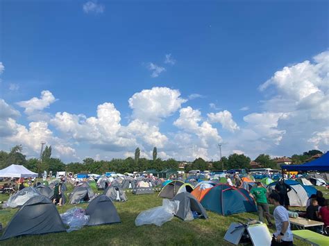 Ресторант Бриз Скъпи клиенти искаме да Ви уведомим че заведението днес в деня на влюбените и