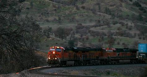 Tehachapi Loop Bnsf Intermodal Train Moving Up The Up Mojave