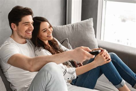 လိင်မှုဘဝမှာ သက်လုံကောင်းစေဖို့ ကိုယ့်ရဲ့ လက်တွဲဖော်ကို ဘယ်လို ကူညီပေးမလဲ