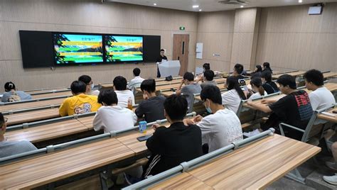 信息工程学院学生活动 人生拒绝躺平 奋斗书写精彩“ —— 信工学院2022 2023学年大学生讲坛