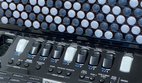 Roland Fr 4xb Digital Chromatic Button Accordion Second Hand The