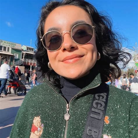 Mona Itsmonag • Threads Say More