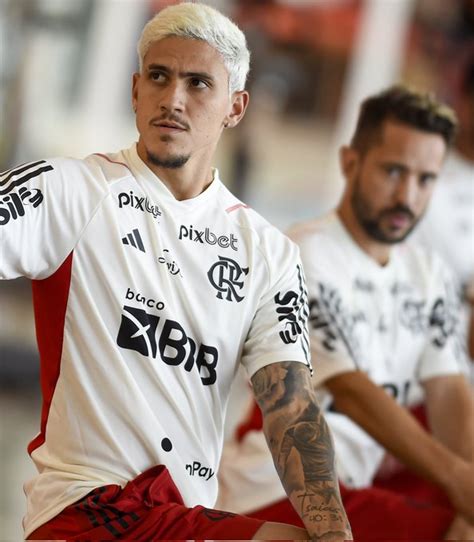 Após Agressão Pedro Do Flamengo Se Manifesta Nas Redes Sociais