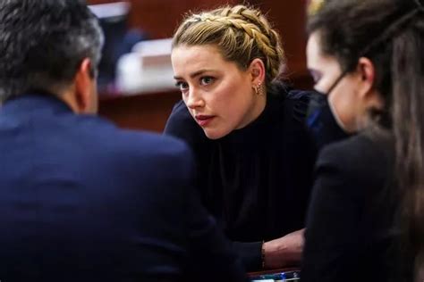 Naked Amber Heard Had No Bruise Ex PA Tells M Trial Daily Star