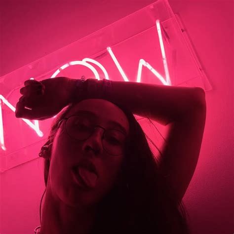 Siobhán Maïa Smackies • Threads Say More