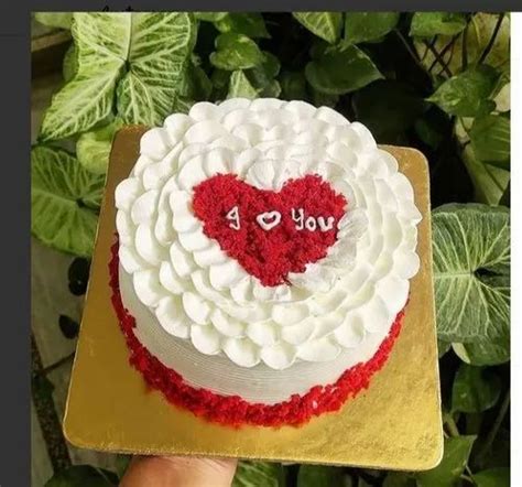 Round Eggless Vanilla Cake For Birthday Parties Packaging Type
