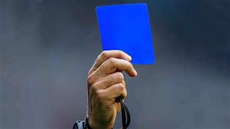 La FIFA puso los paños fríos descartando el uso de la tarjeta azul en