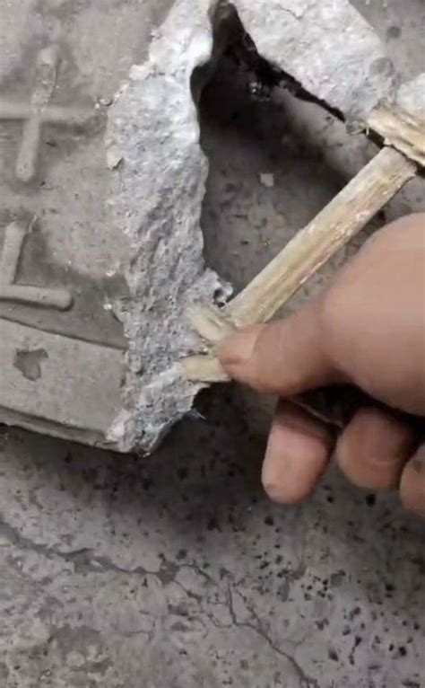 “单手掰断！”重庆一街道下水道井盖用竹签代替钢筋？多方回应情况秀山县龙先生