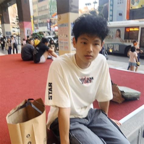 紘宇 Hongyu 0213 • Threads Say More