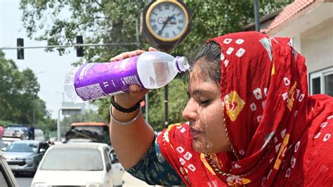 Delhi Weather Update Minimum Temperature 4 Notches Above Normal No
