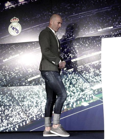 Le Nouvel Ancien Entraîneur Du Real Madrid Le Français Zinédine Zidane