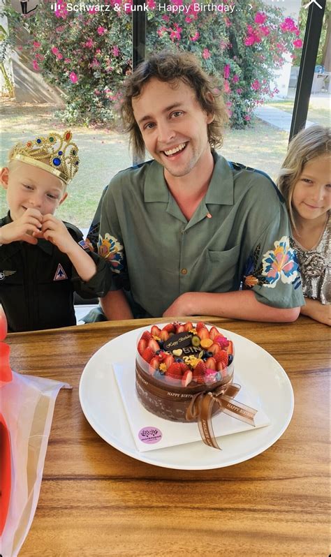 Juba 25 Anu Saagim Avaldas Haruldased Fotod Oma Pojast Buduaar