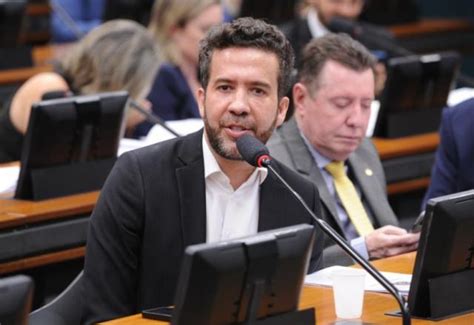 Fux autoriza inquérito para investigar Janones por suspeita de