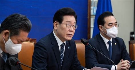이재명 기소 시 당 대표 사퇴 638유지는 279 엠브레인퍼블릭