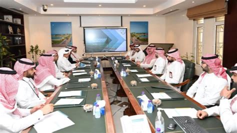 بالصور أمانة الشرقية تستعرض مشروع النقل الترددي بالحافلات الواحة