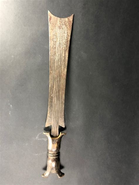 Espada Corta 1 Hierro Y Madera Tikar Camerún Catawiki
