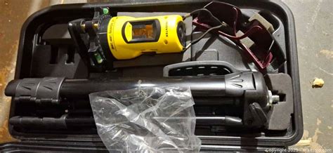Inventek Self Adjusting Laser Level Set Maxsold