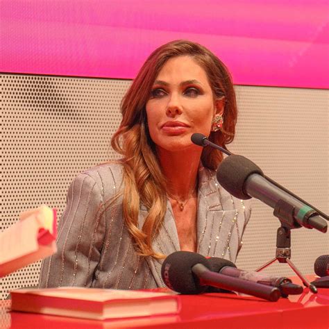 Totti E Noemi Bocchi Il Primo Bacio Davanti Ai Figli Vanity Fair Italia