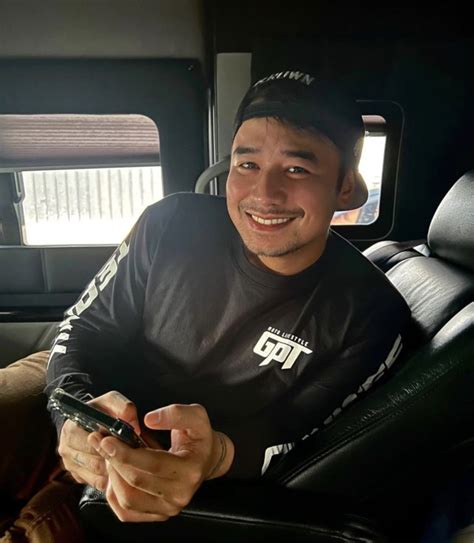 Get Your Shawtout From Jm De Guzman