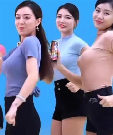 请四个大胸美女模特直播，椰树牌椰汁上热搜，乐坏男网友：挺好 知乎