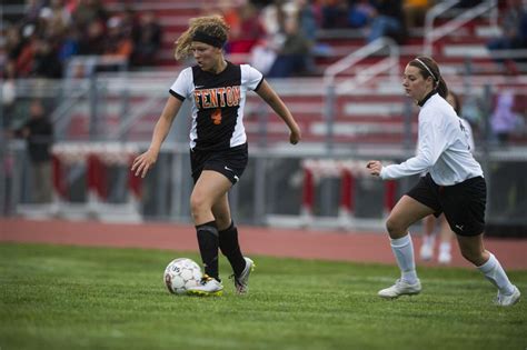 Fenton Girls Soccer Team Gets Revenge With 3 1 Win Over Linden In D2