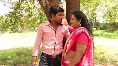 Hot Desi Shortfilm Mota Aunty Boobs Pressed In Blouse Grip Button