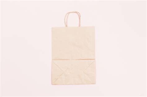 크 래 프 트 종이 에코 백 평면도 및 플랫 하다 브라운과 화이트 크 래 프 트 모의 대 한 복사 공간을 패키지합니다 가방에 대한 스톡 사진 및 기타 이미지 Istock