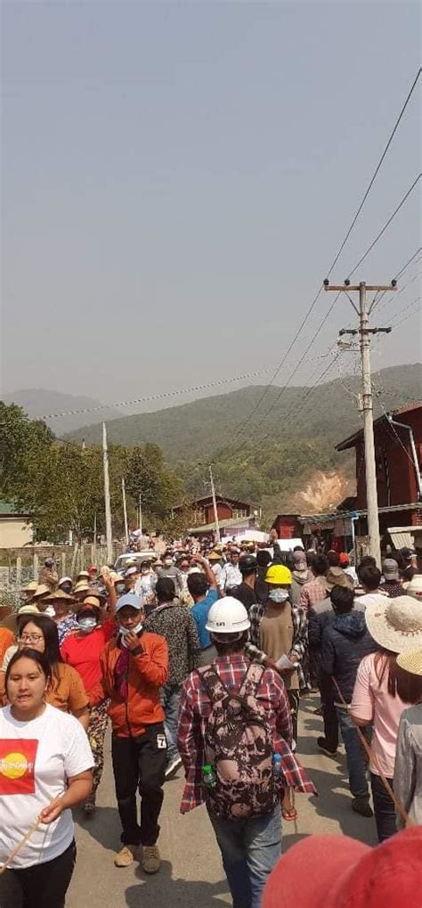 Dvb မိုးကုတ်တွင် ရဲနှင့် စစ်သား အင်အားသုံးဖြိုခွဲပေမယ့် ပြည်သူများက ပ