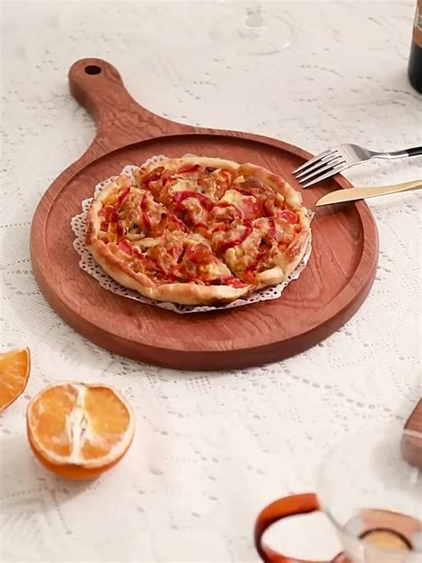 Modern Acacia Wood Pizza Board Solid Round And Square Walnut Wood Steak
